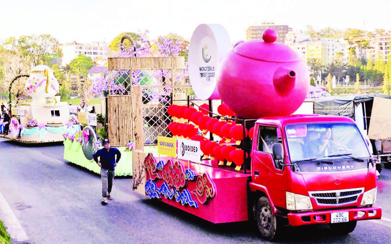 Tea Carnival 2025: Vũ điệu di sản giữa lòng phố núi và khát vọng định ...